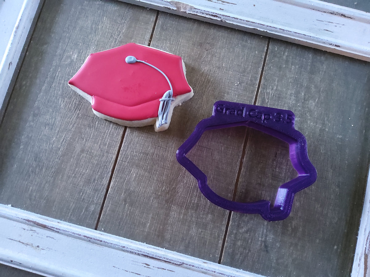 Graduation Cap #3 Cookie Cutter – Bobbi's Cutters