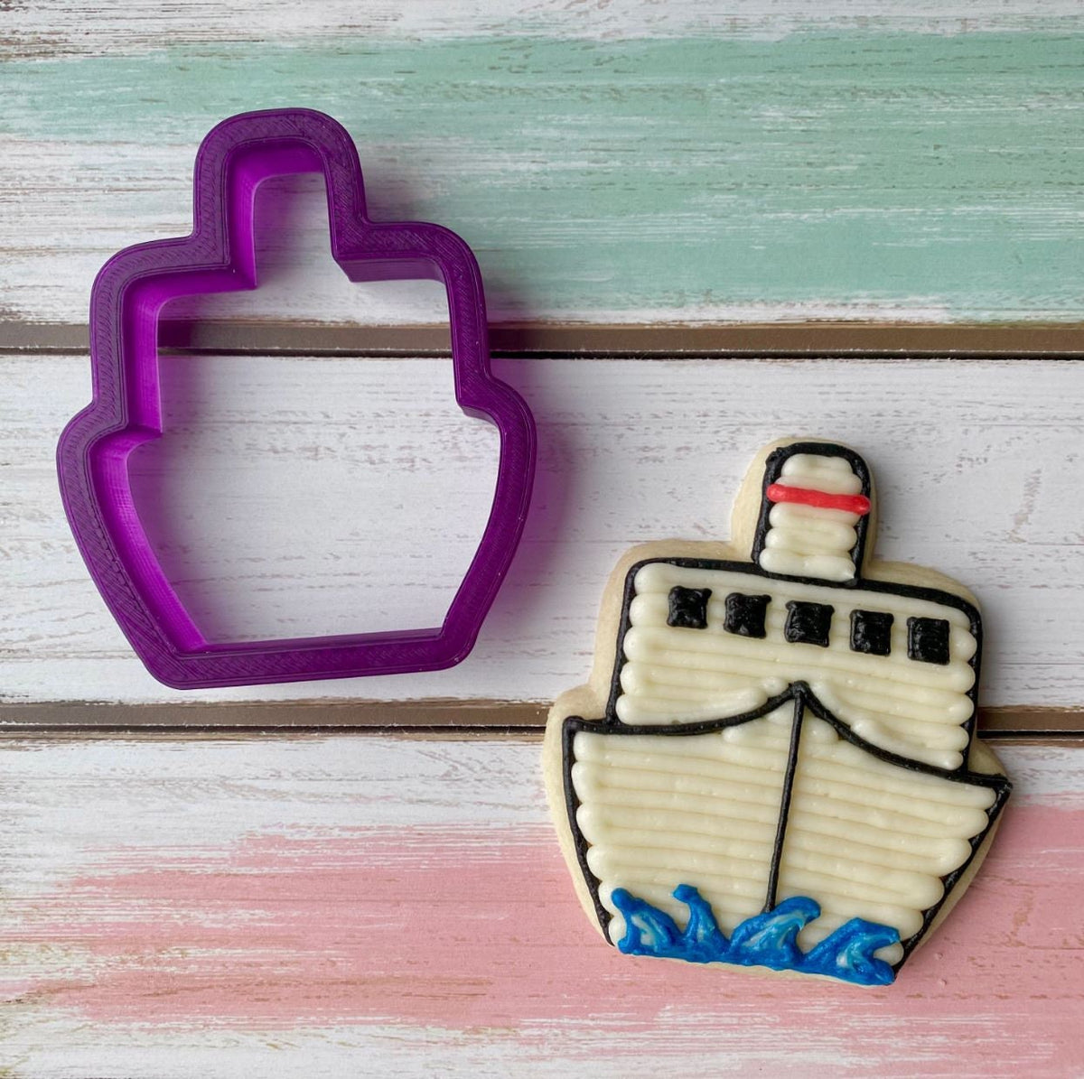 Cruise Ship Front View #2 Cookie Cutter – Bobbi's Cutters